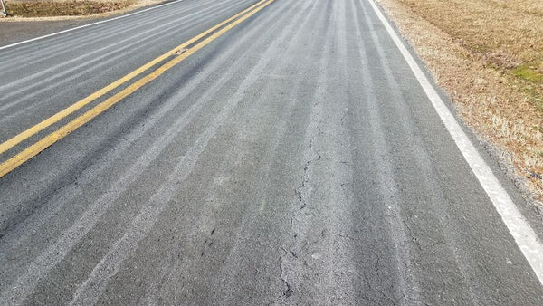 4 Advantages to Using Liquid Salt Brine for Ice Removal